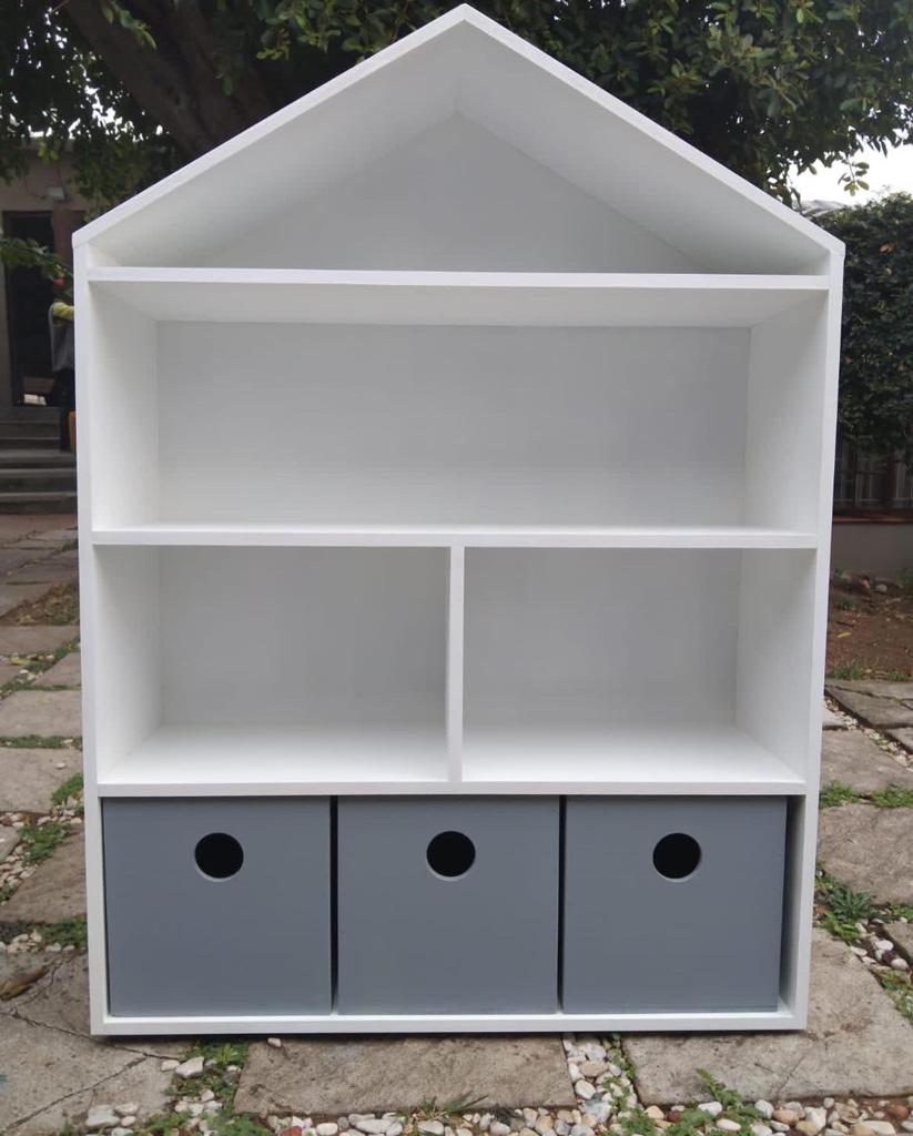 House storage shelf – Wood & Craft